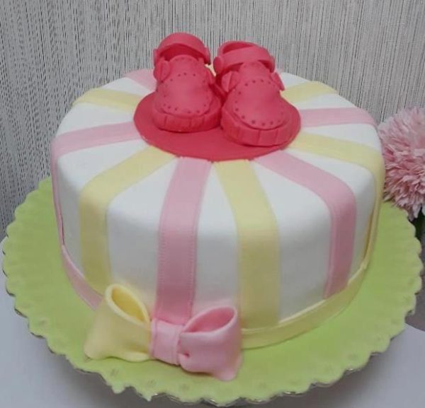 Tort Aniversar A937 Botosei roz | Cofetaria Paradis